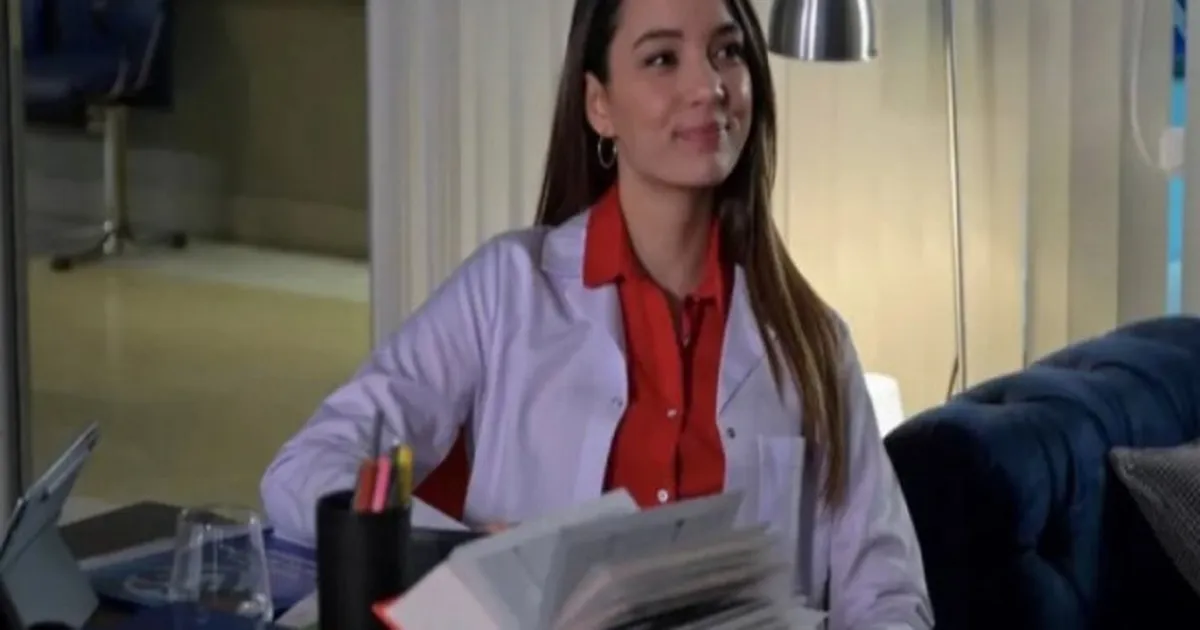 Hekimoğlu'nun Doktor Zeynep'inden cesur pozlar - Lodoshaber.Com