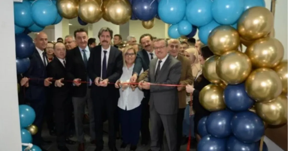 Bursa Uludağ Üniversitesi Hastanesi’nin modern yemekhanesi hizmete ...