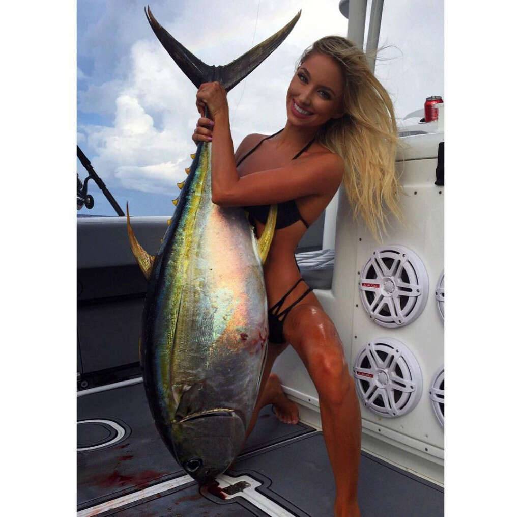 İşte dünyanın en seksi avcısı: Emily Riemer - Lodoshaber.Com