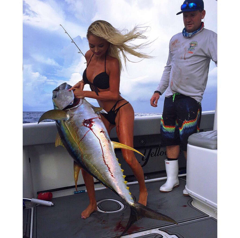 İşte dünyanın en seksi avcısı: Emily Riemer - Lodoshaber.Com